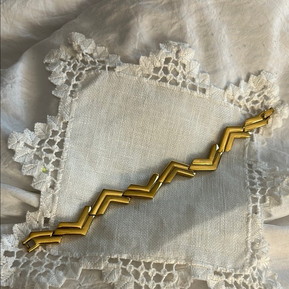 Monet | Jewelry | Vintage Monet Unique Gold Chevron Link Bracelet ...